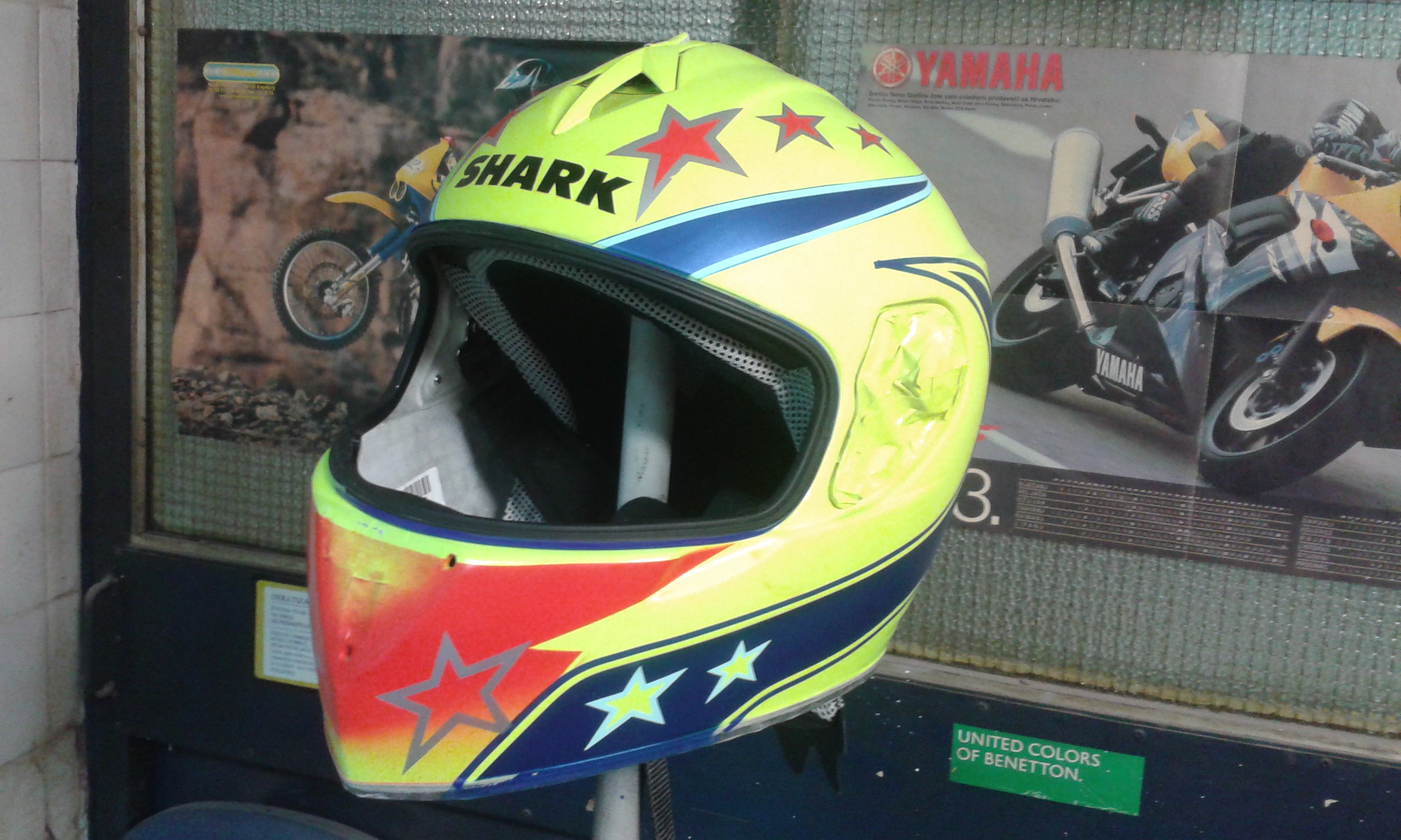 shark-23 – Mac Superpaint